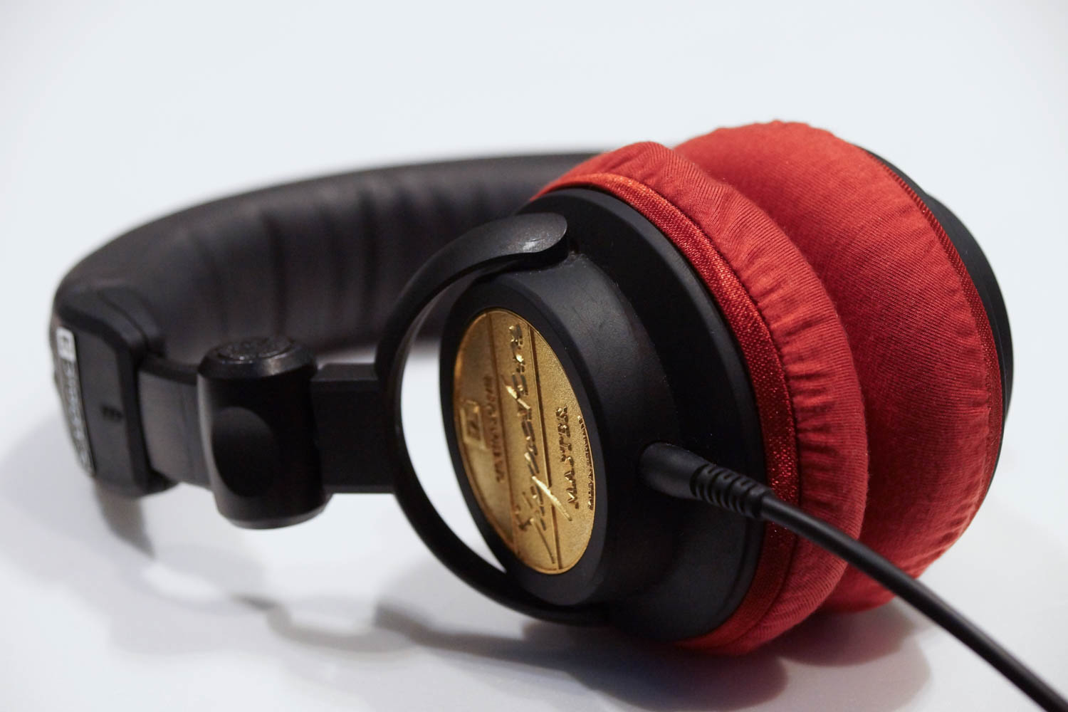 ULTRASONE Signature MASTER earpad repair and protection: Super Stretch ...